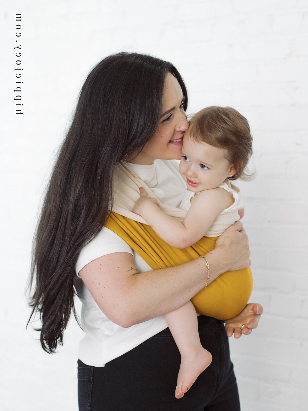 The Hippie Joey Co. | Meet Joey | Soft, Instant, Simple Babywearing